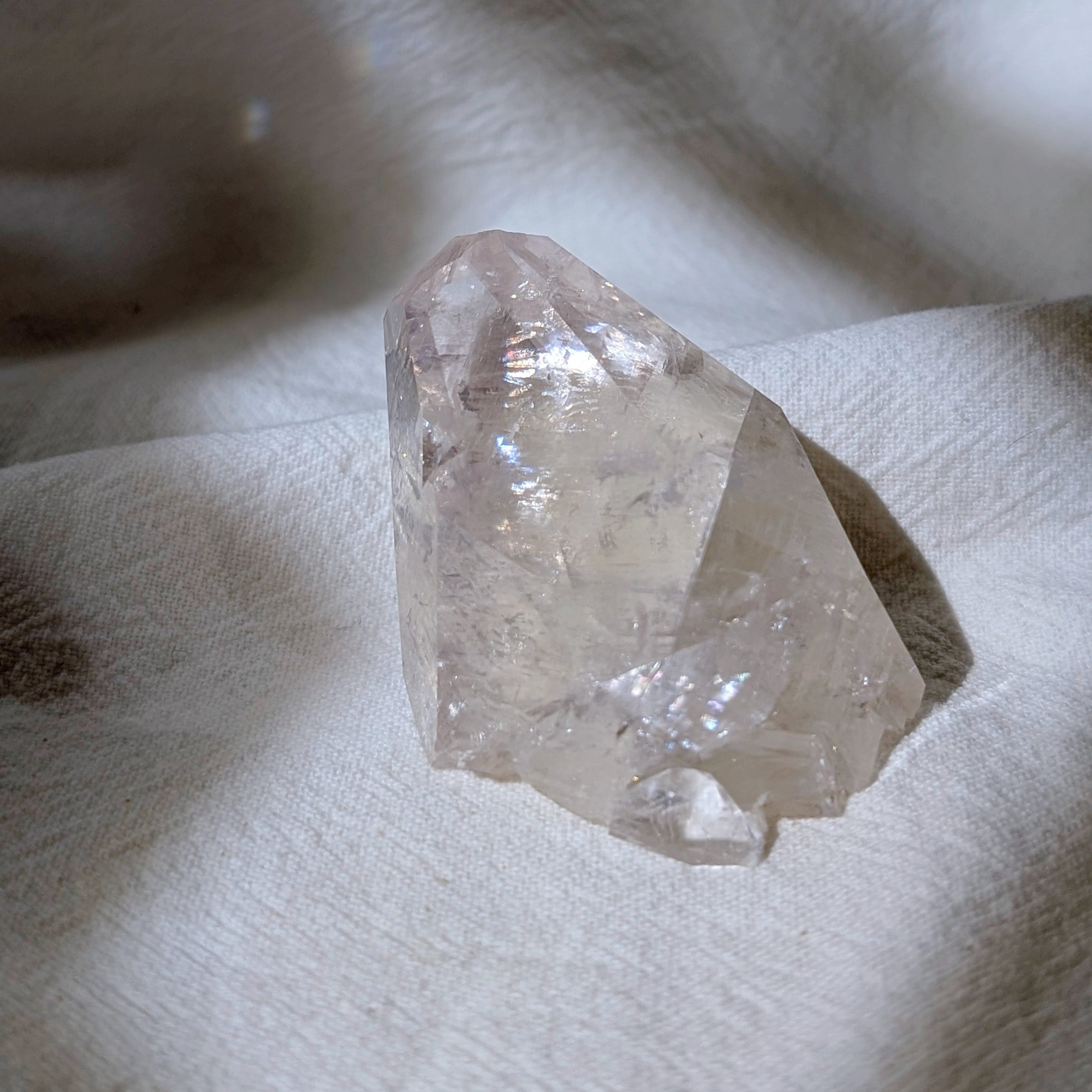 [CA23] Rainbow Diamond Calcite 彩虹鑽石方解 – Moonpath Stones